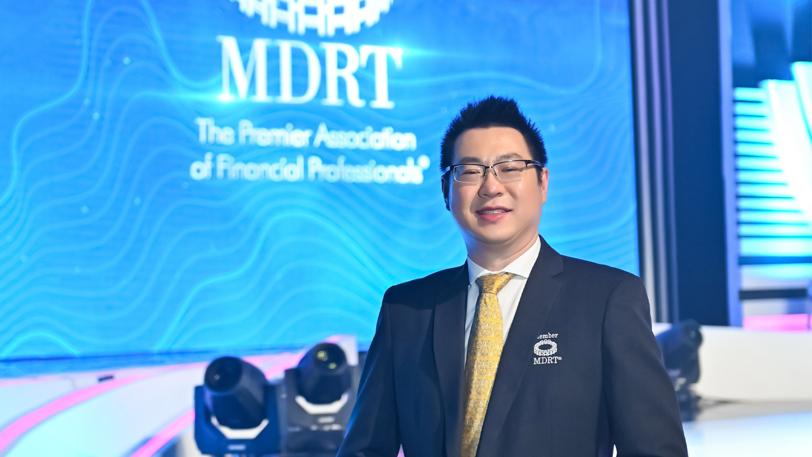 Join us as an insurance agent | FWD Indonesia