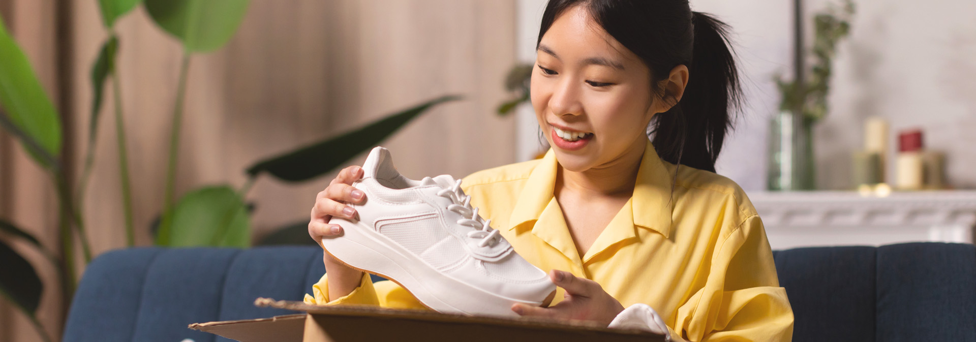 Ide Outfit yang Cocok Dipadankan dengan Sepatu Sneakers | FWD Indonesia