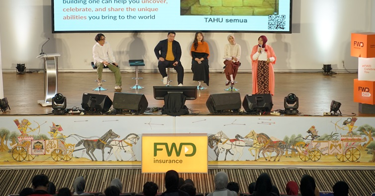 FWD Insurance presents personal branding and career preparation ...